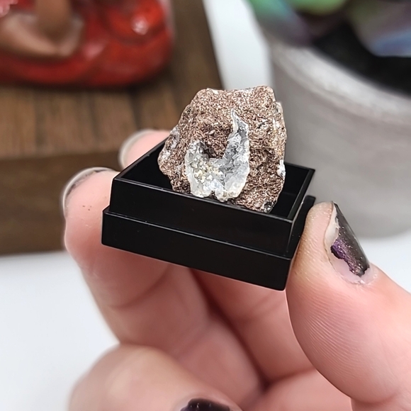 Accents | New Mexico Chabazite Micromount Mineral Specimen | Poshmark